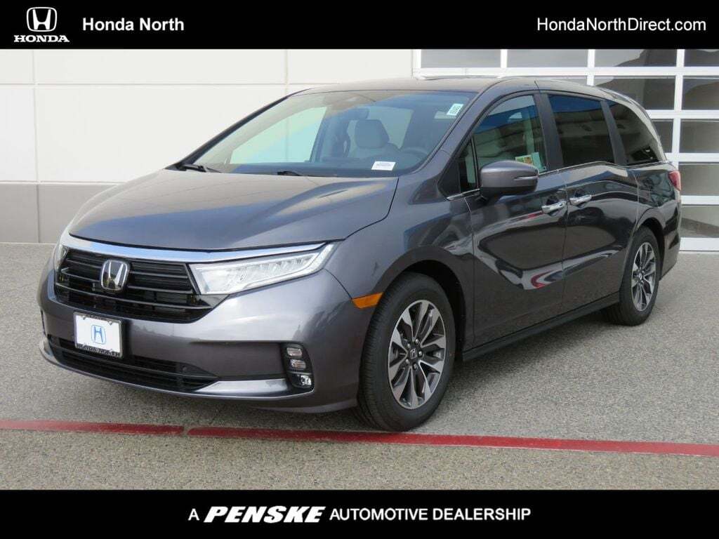 Silver Honda Odyssey